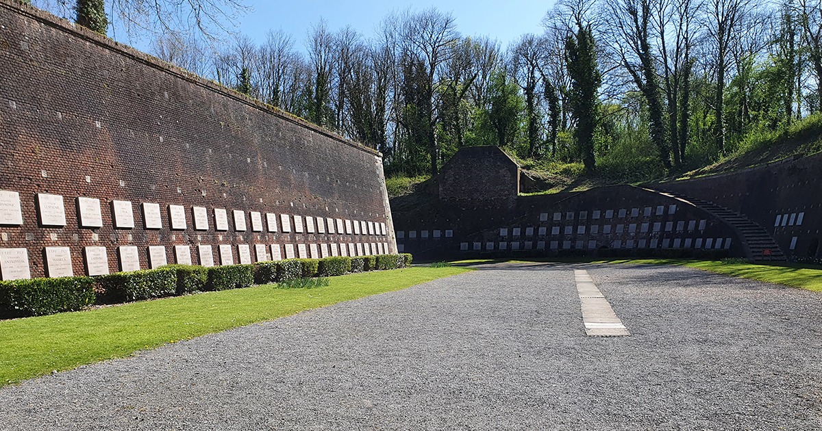 Le Mur des Fusillés d'Arras : Un lieu chargé de mémoire | Arras Ville
